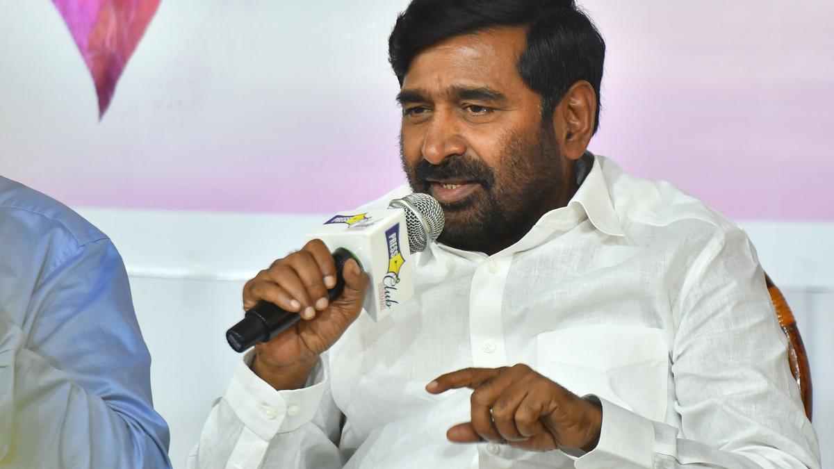 ‘BJP conspiring to stop KCR’s entry into national politics by thrusting Munugode bypoll’ - The Hindu